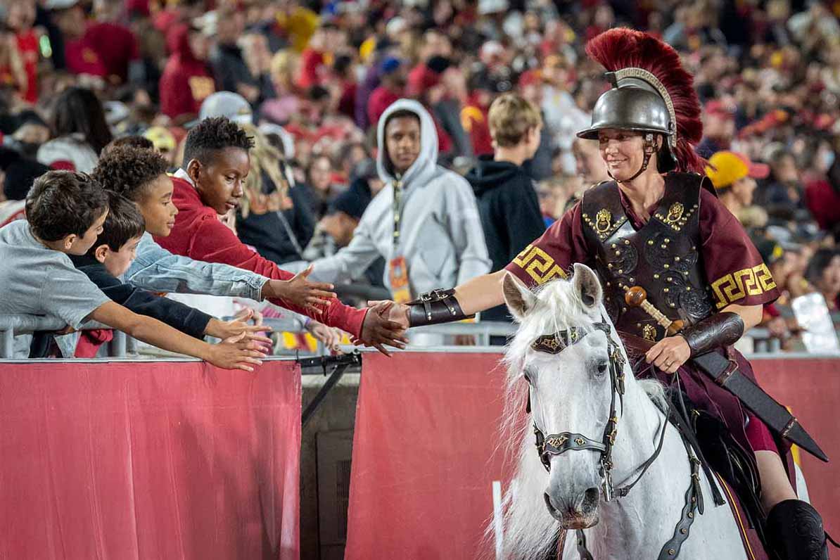 Trojan Huddles - USC Alumni Association